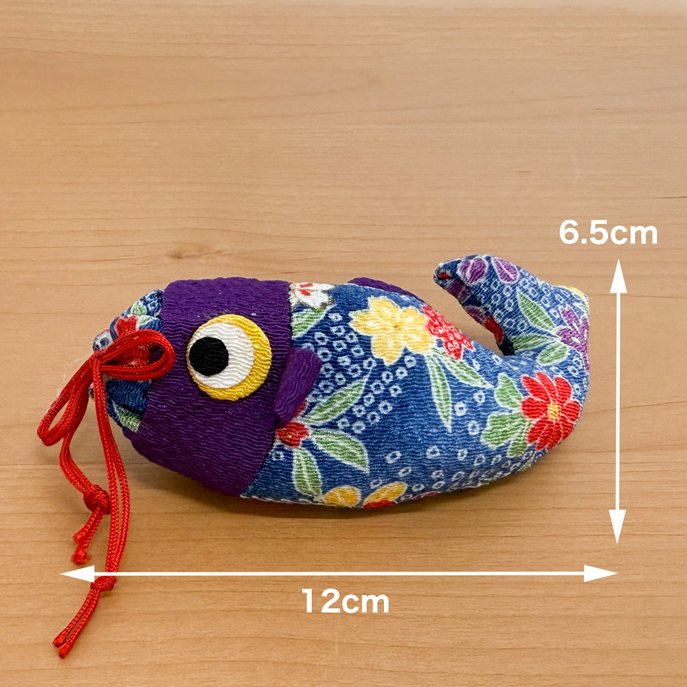 BK‐004 鯉 中(紺)｜つるし雛部材｜ 日本製 ｜和雑貨 ｜お土産｜商材人気 ｜インバウンド商品 ｜観光客 ｜ランキング 売れ筋｜ 外国 – 人形のひなせい